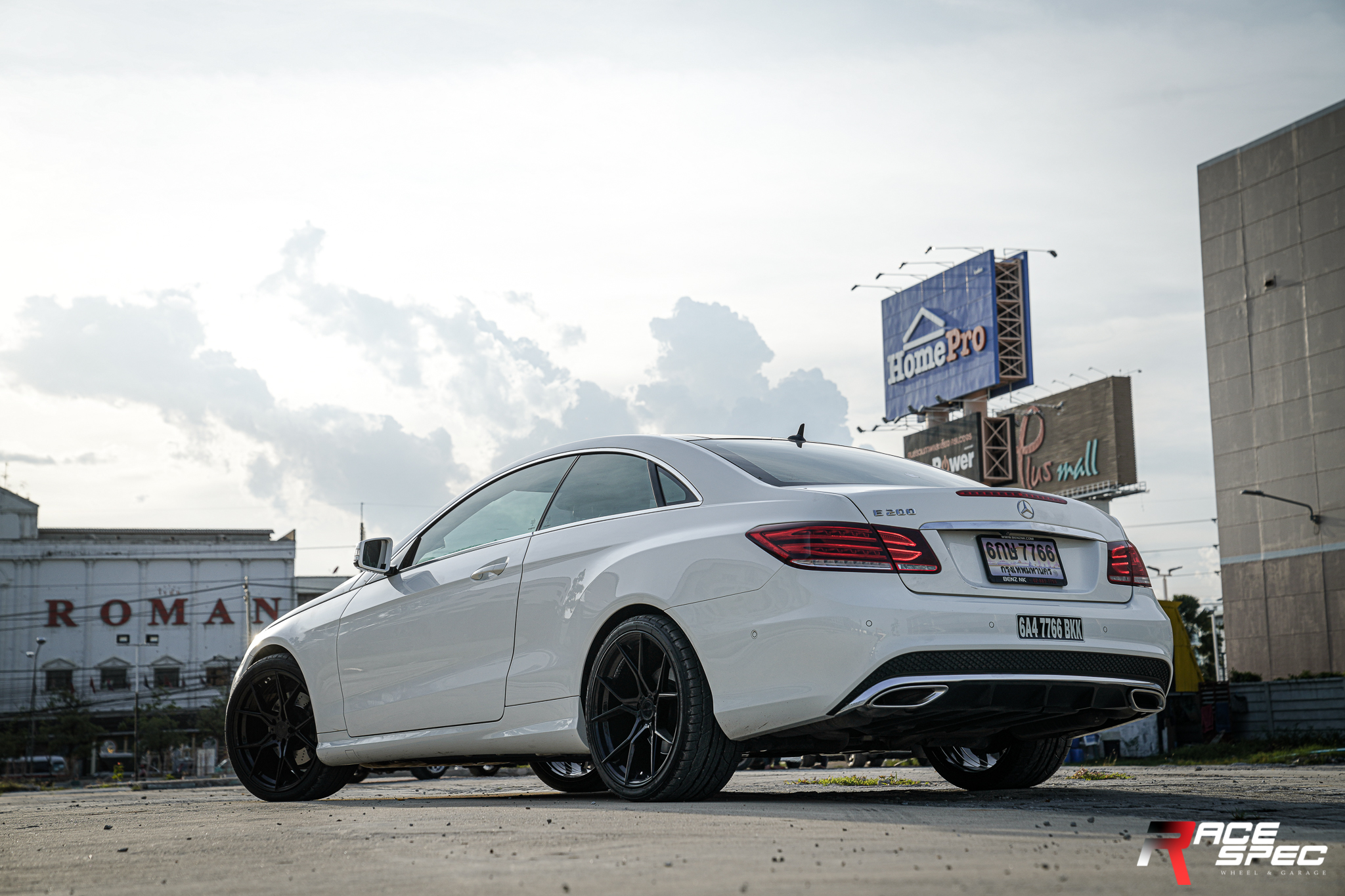 Mercedes-Benz E200 – RacespecWheel