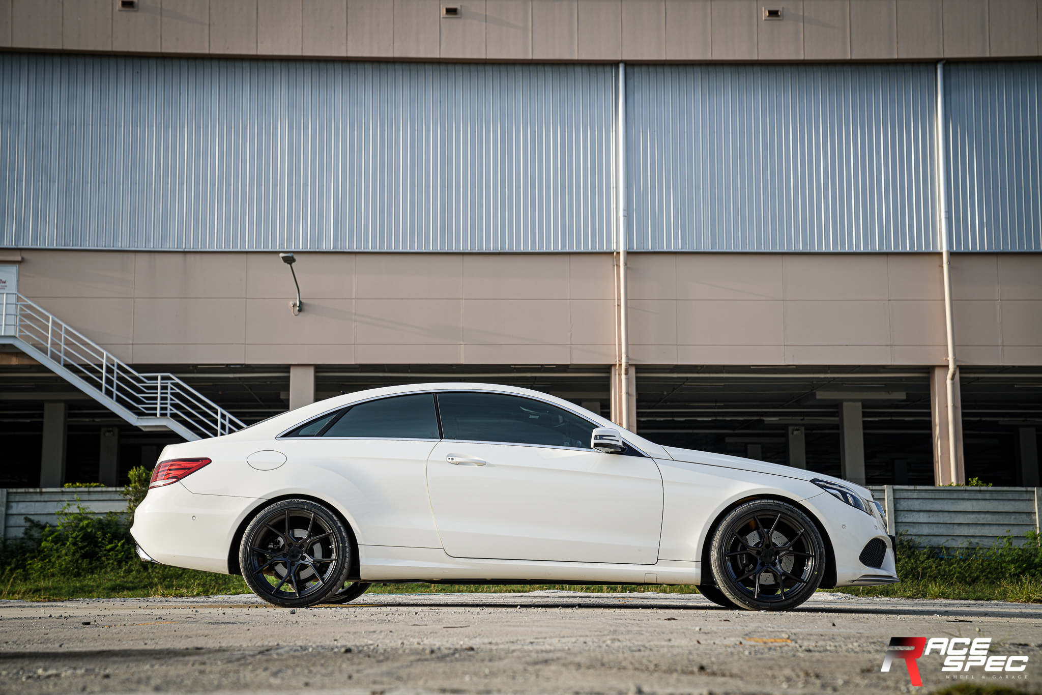 Mercedes-Benz E200 – RacespecWheel